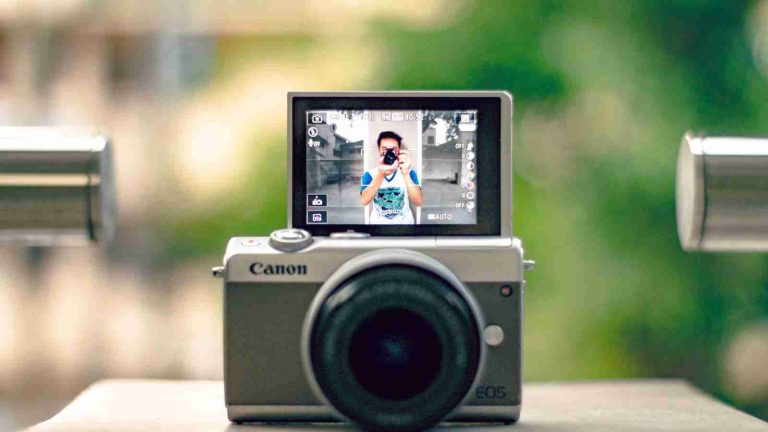 Rekomendasi Kamera Mirrorless Entry Level! Ada Canon